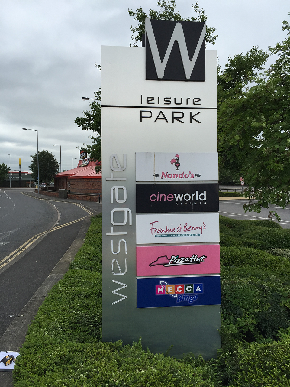 Totem Signs - Shop Signage Solutions | In-Signs