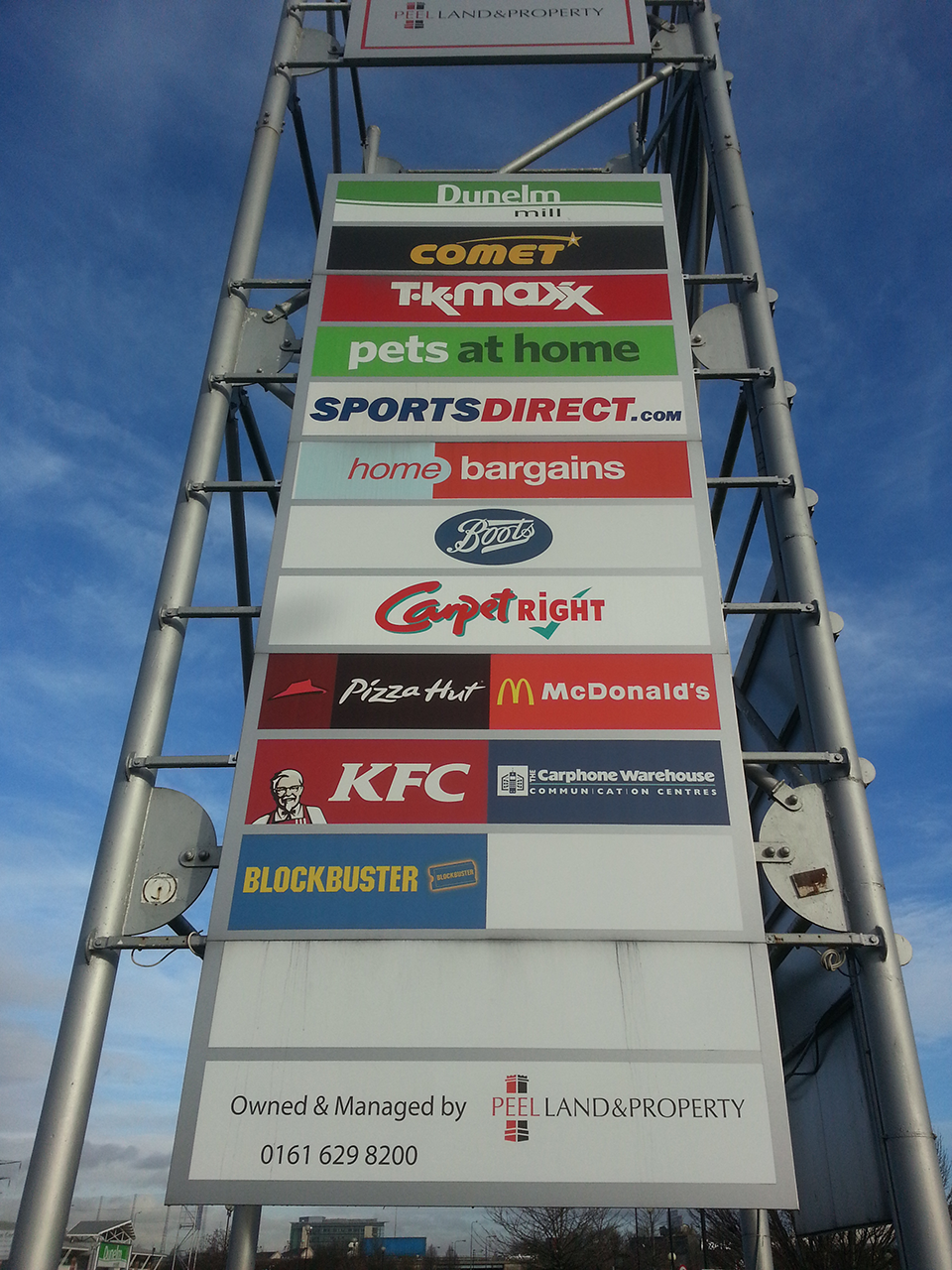 Totem Signs - Shop Signage Solutions | In-Signs