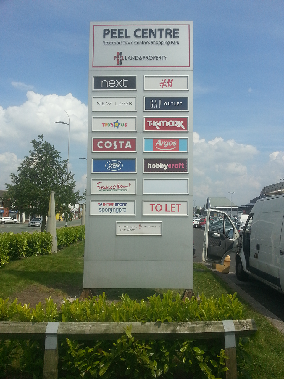Totem Signs - Shop Signage Solutions | In-Signs